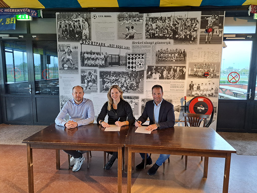 Kim de Bruin nieuwe trainster Berkel vrouwen | CVV Berkel